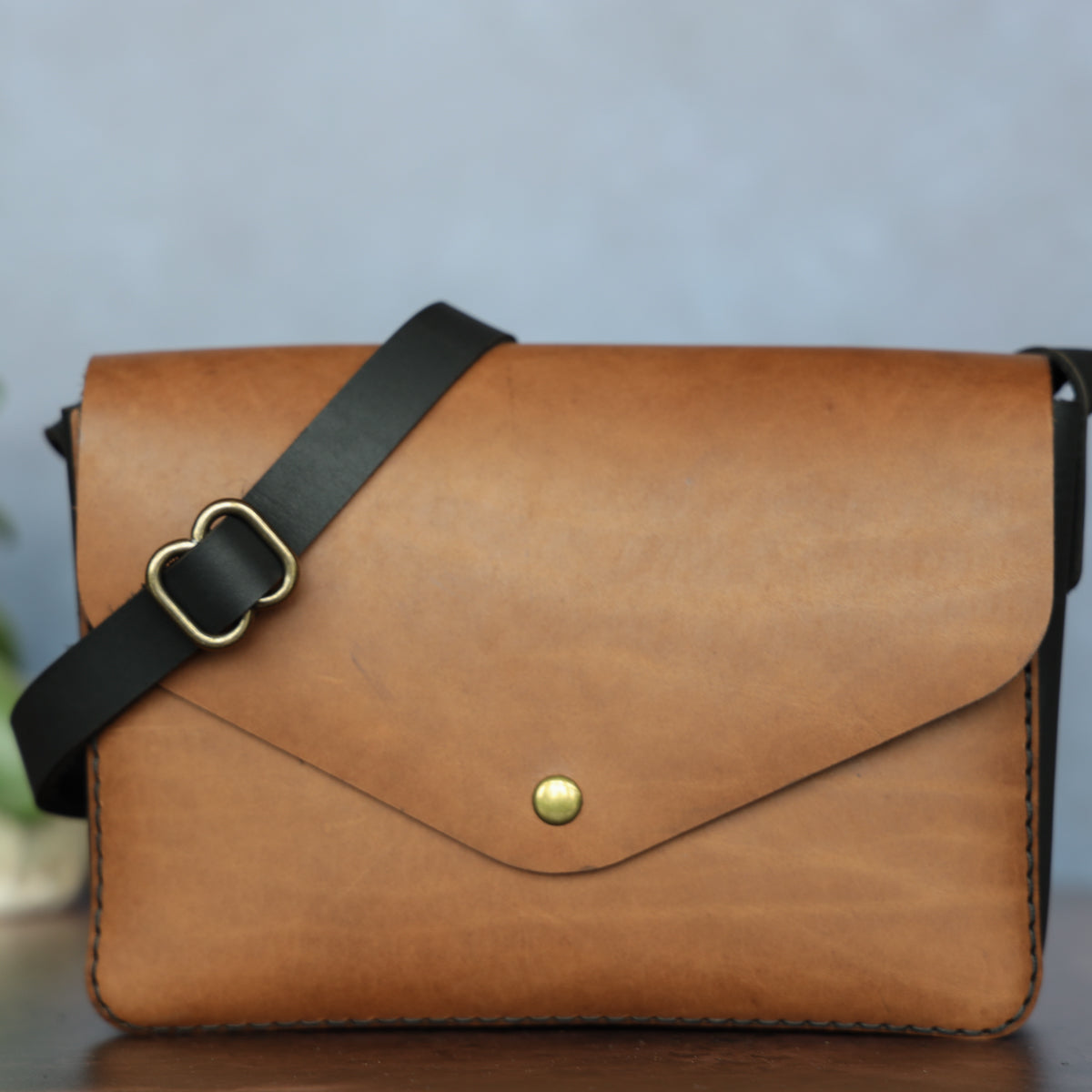 Hand-Stitched Villager Bag – Orcas Island Leather Goods